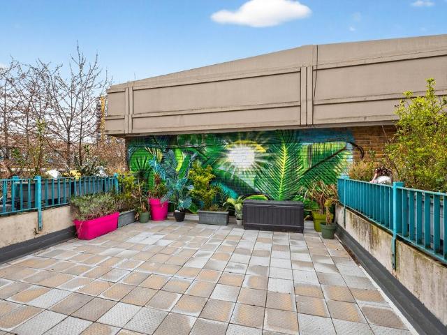 4 bedroom flat for sale