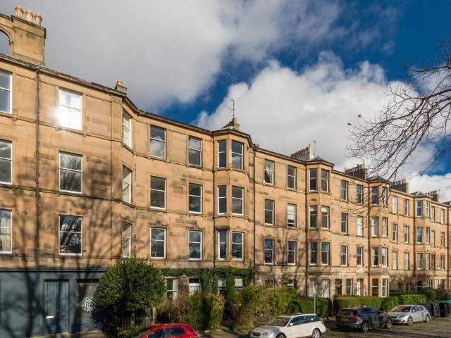 4 bedroom flat for sale