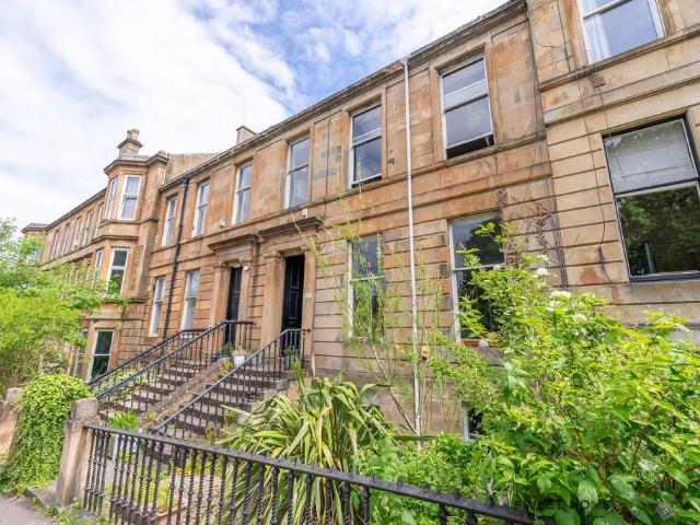 4 bedroom flat for sale