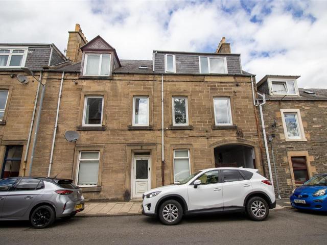 4 bedroom flat for sale