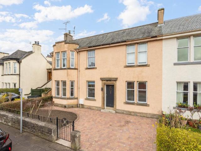 4 bedroom flat for sale