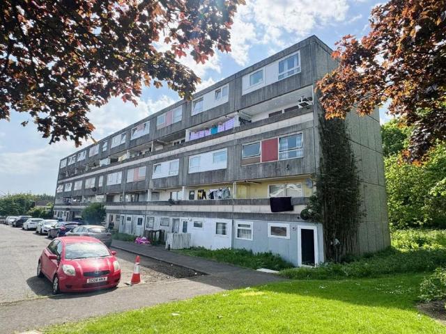 4 bedroom flat for sale