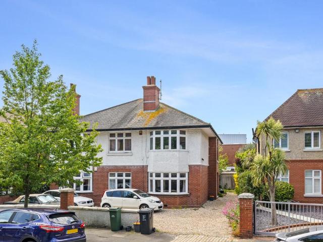 4 bedroom flat for sale