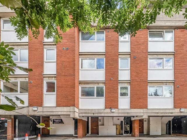 4 bedroom flat for sale