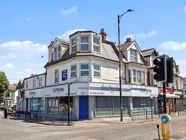 4 bedroom flat for sale