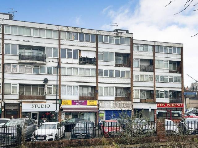 4 bedroom flat for sale