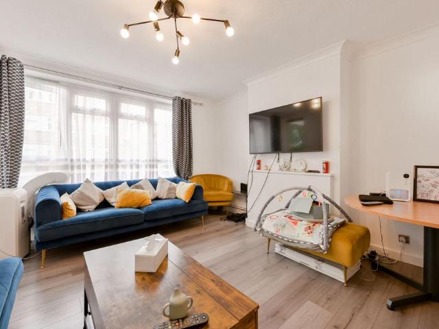 4 bedroom flat for sale