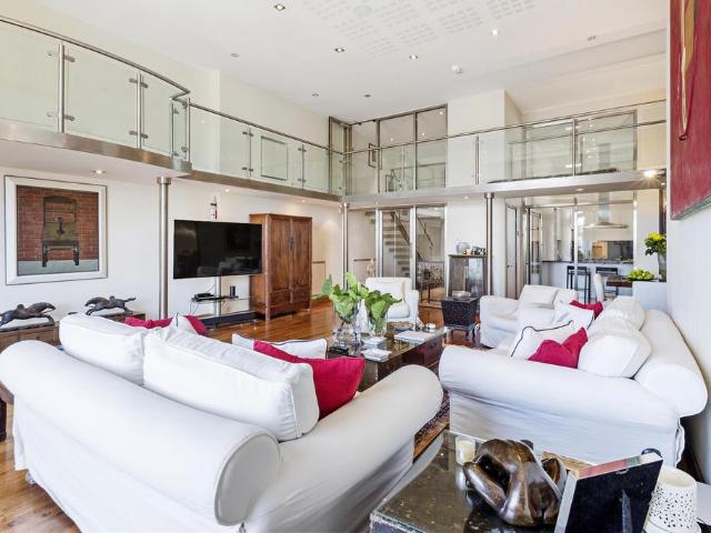 4 bedroom flat for sale