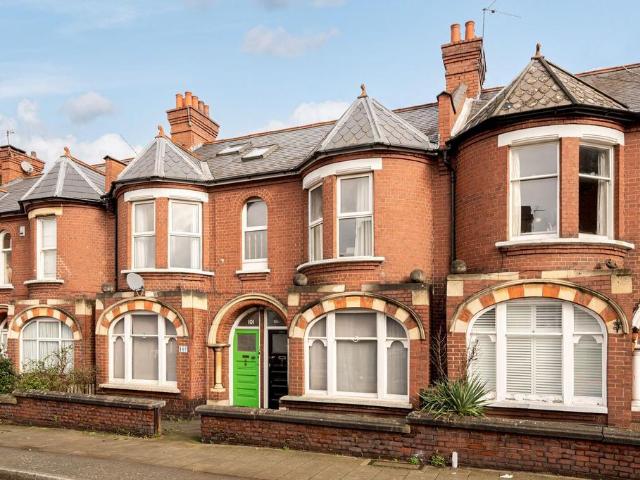4 bedroom flat for sale