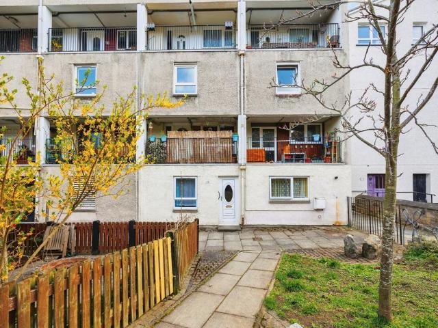 4 bedroom flat for sale