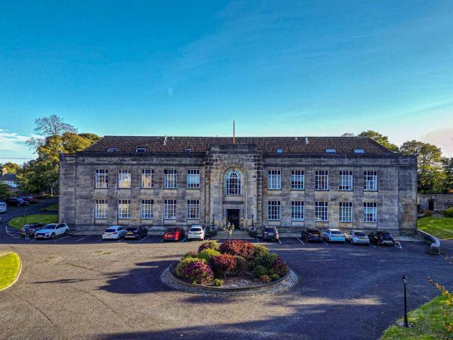 4 bedroom flat for sale