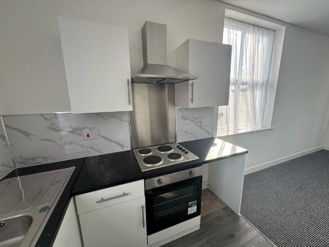 4 bedroom flat for sale