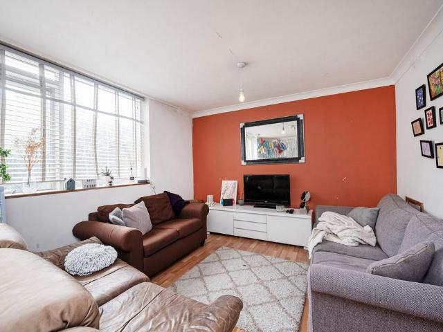 4 bedroom flat for sale
