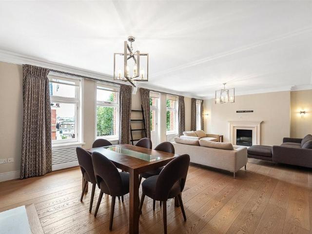 4 bedroom flat for sale