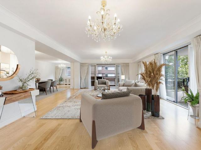 4 bedroom flat for sale