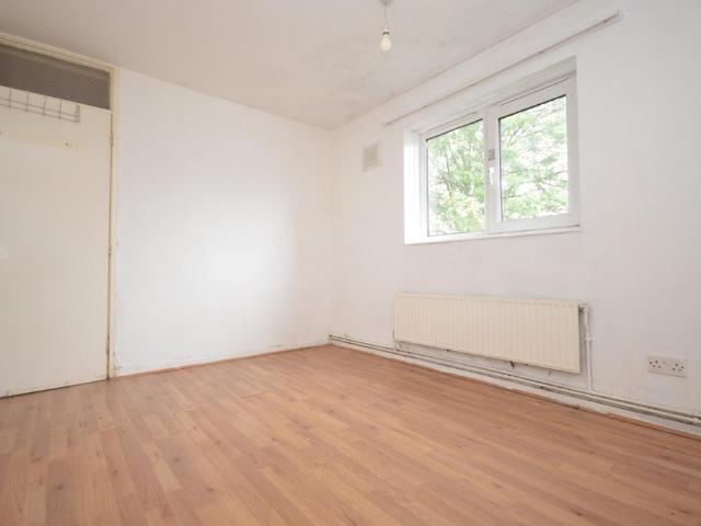 4 bedroom flat for sale