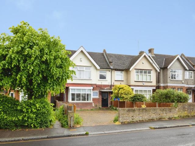4 bedroom flat for sale