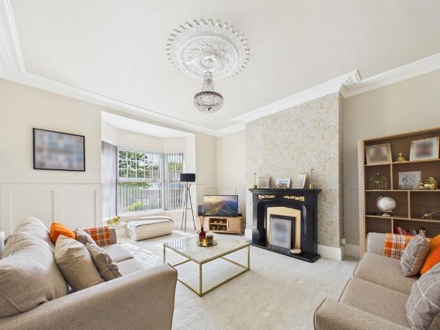 4 bedroom flat for sale