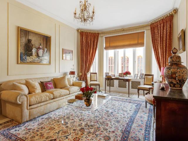4 bedroom flat for sale