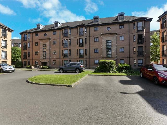 4 bedroom flat for sale