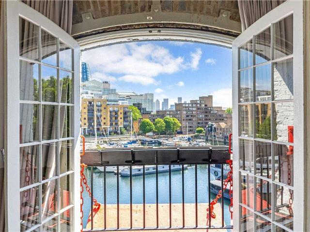 4 bedroom flat for sale