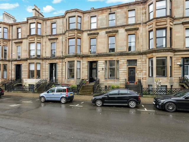 4 bedroom flat for sale