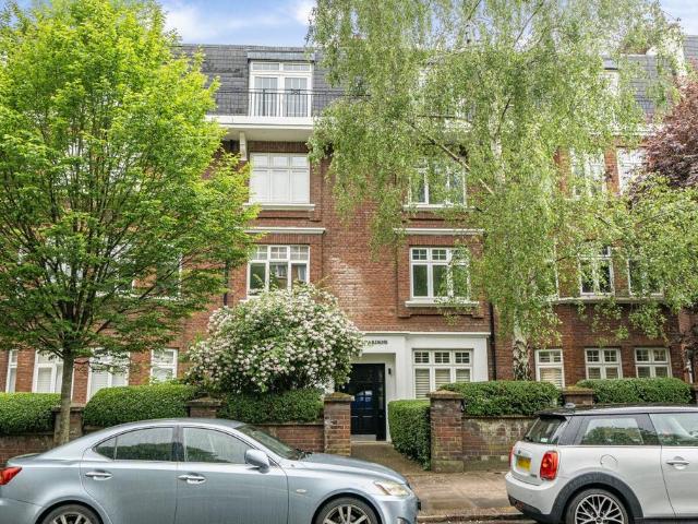 4 bedroom flat for sale