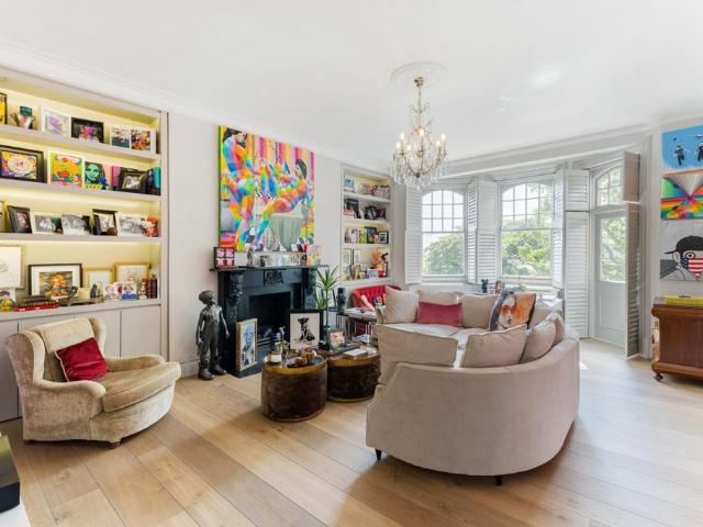 4 bedroom flat for sale