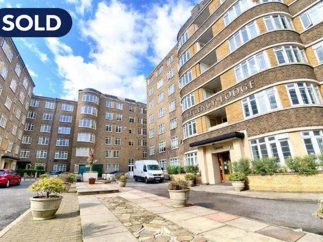 4 bedroom flat for sale