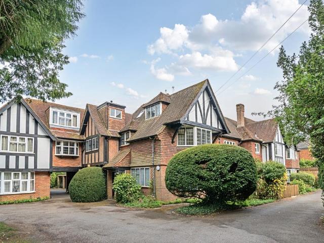 4 bedroom flat for sale