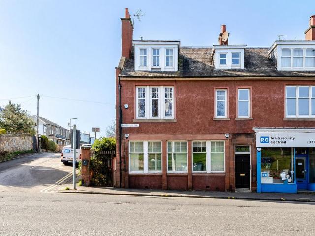 4 bedroom flat for sale