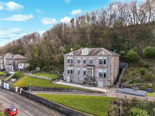 4 bedroom flat for sale