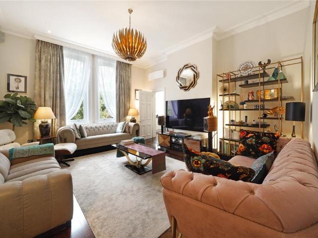4 bedroom flat for sale