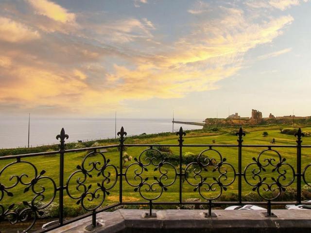 4 bedroom flat for sale