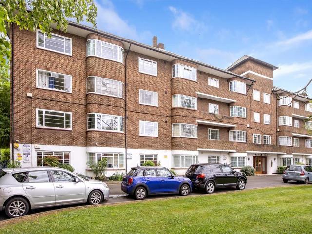 4 bedroom flat for sale