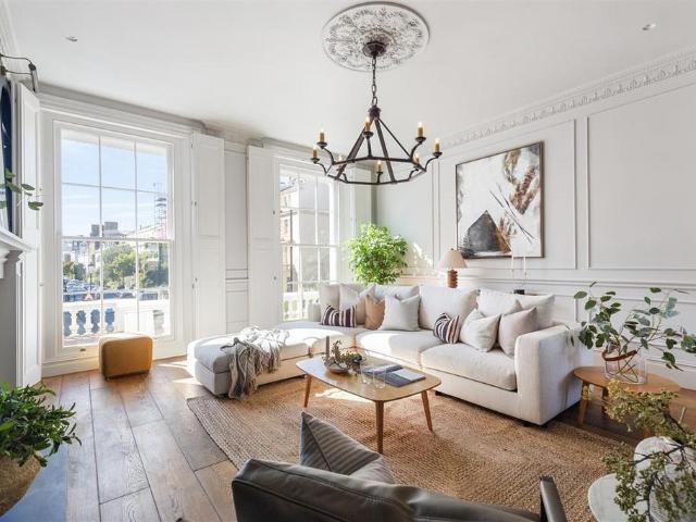 4 bedroom flat for sale