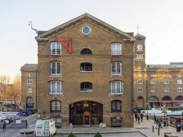4 bedroom flat for sale