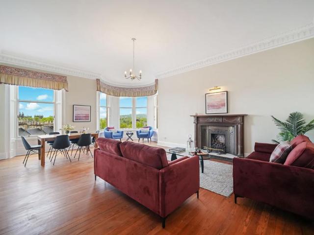 4 bedroom flat for sale