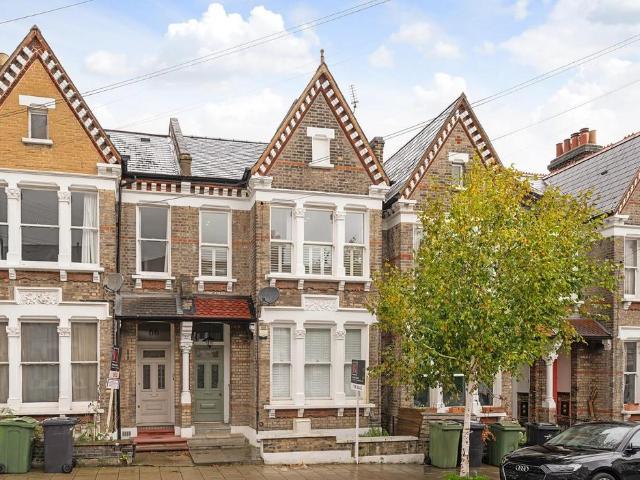 4 bedroom flat for sale
