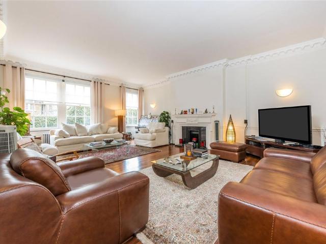 4 bedroom flat for sale
