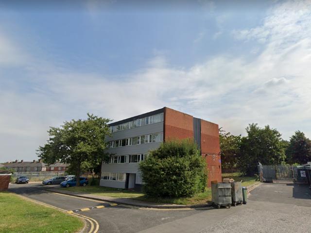 4 bedroom flat for sale