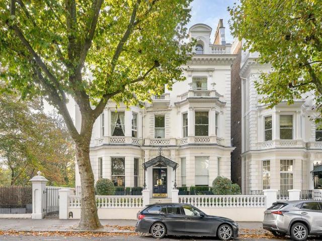 4 bedroom flat for sale