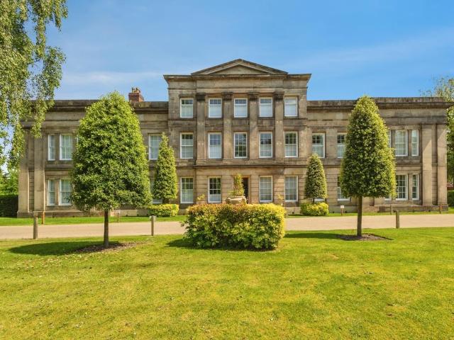 4 bedroom flat for sale
