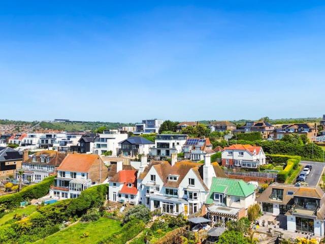 4 bedroom flat for sale