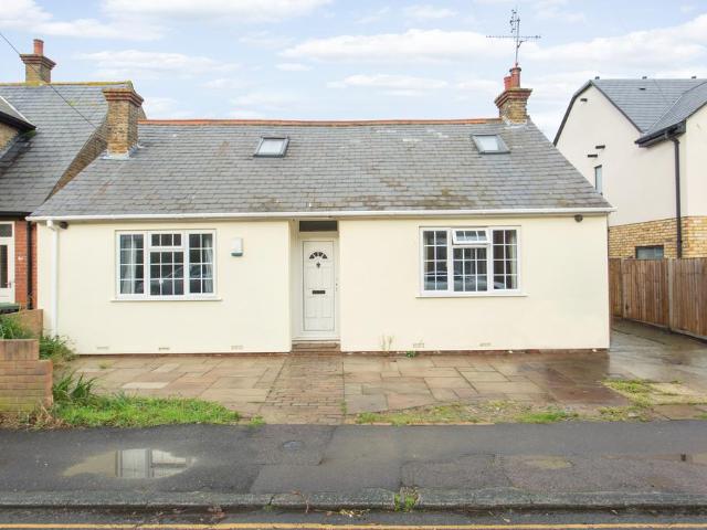 4 bedroom flat for sale