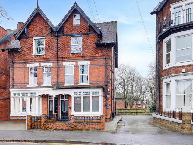 4 bedroom flat for sale