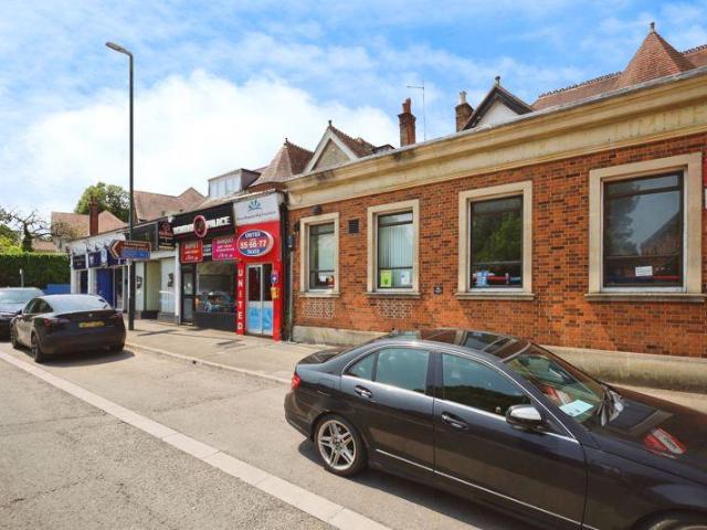 4 bedroom flat for sale