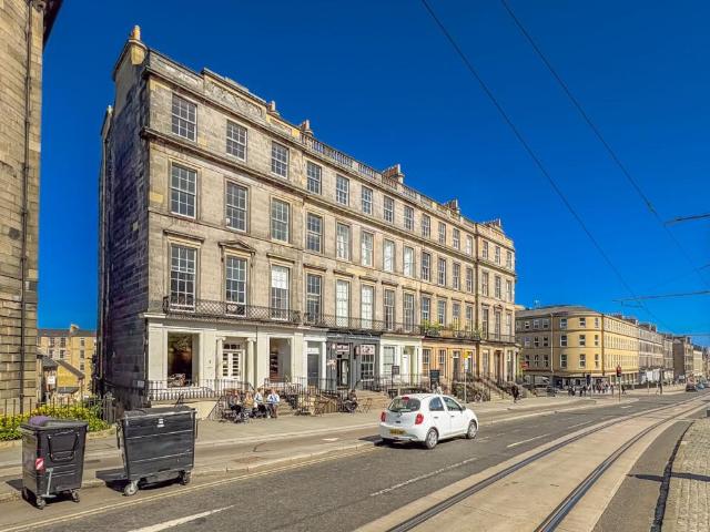4 bedroom flat for sale in 2/3 2F1 Haddington Place, East New Town, Edinburgh, EH7