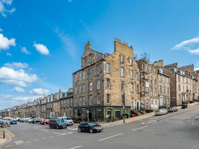 4 bedroom flat for sale in 23 3F1 Dublin Street, New Town, Edinburgh, EH1