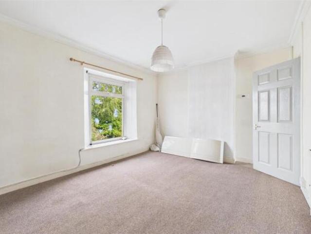4 bedroom flat for sale in 2 X Flats / House | Kingswood, BS15